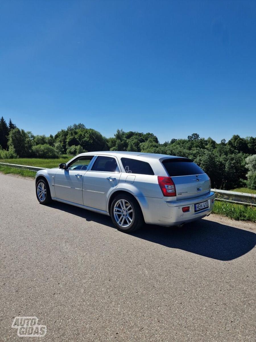 Grey Chrysler 300C 2006 in Kaunas, with an engine capacity of 3.00 L and mileage of 321 thousand km for 2400 €, photo 3 on AUTOMOTO.COM.LV