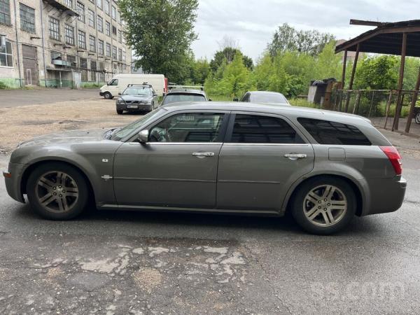 Pelēks Chrysler 300C 2006 Rīga, ar dzinēja tilpumu 3.00 L un nobraukumu 360 tūkst. km par 2200 €, foto 1 vietnē AUTOMOTO.COM.LV
