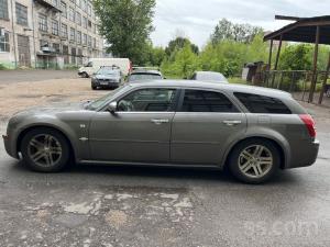 Pelēks Chrysler 300C 2006 Rīga, ar dzinēja tilpumu 3.00 L un nobraukumu 360 tūkst. km par 2200 €, foto  vietnē AUTOMOTO.COM.LV