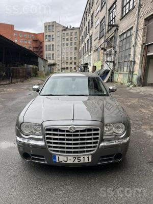 Серый Крайслер 300C 2006 в Рига, объемом двигателя 3.00 л и пробегом 360 тыс. км за 2200 €, фото 3 на AUTOMOTO.COM.LV