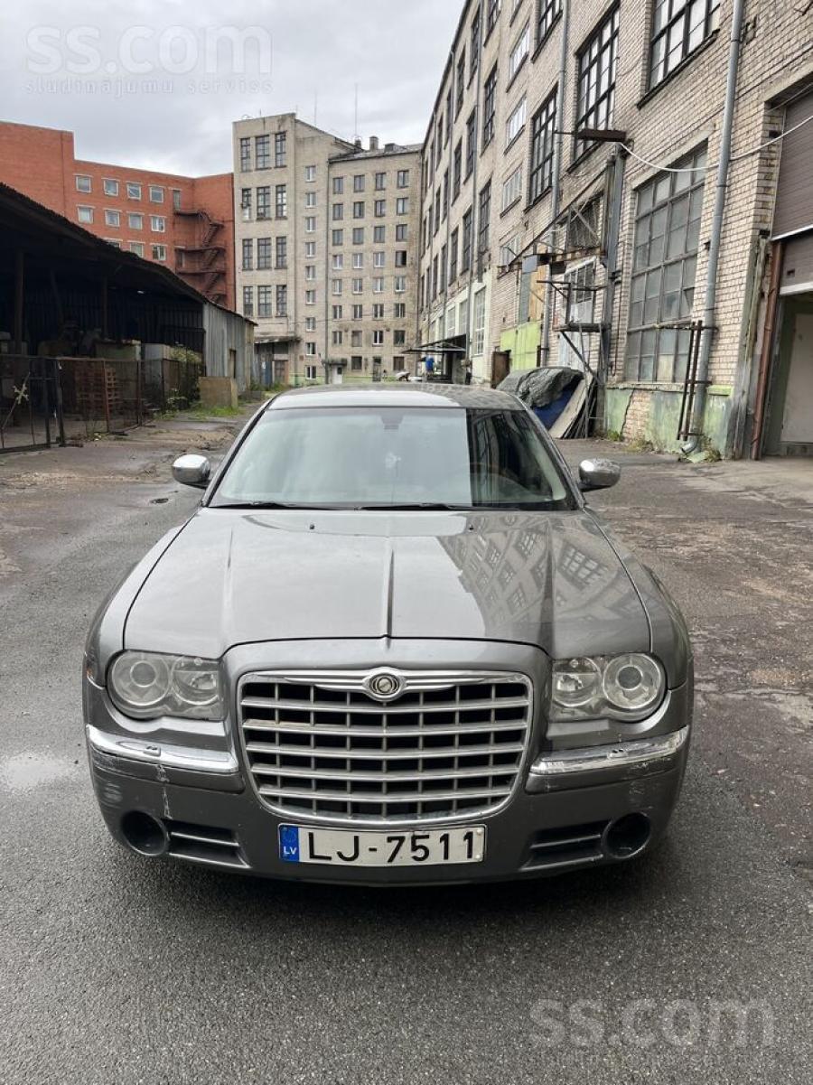 Серый Крайслер 300C 2006 в Рига, объемом двигателя 3.00 л и пробегом 360 тыс. км за 2200 €, фото 3 на AUTOMOTO.COM.LV