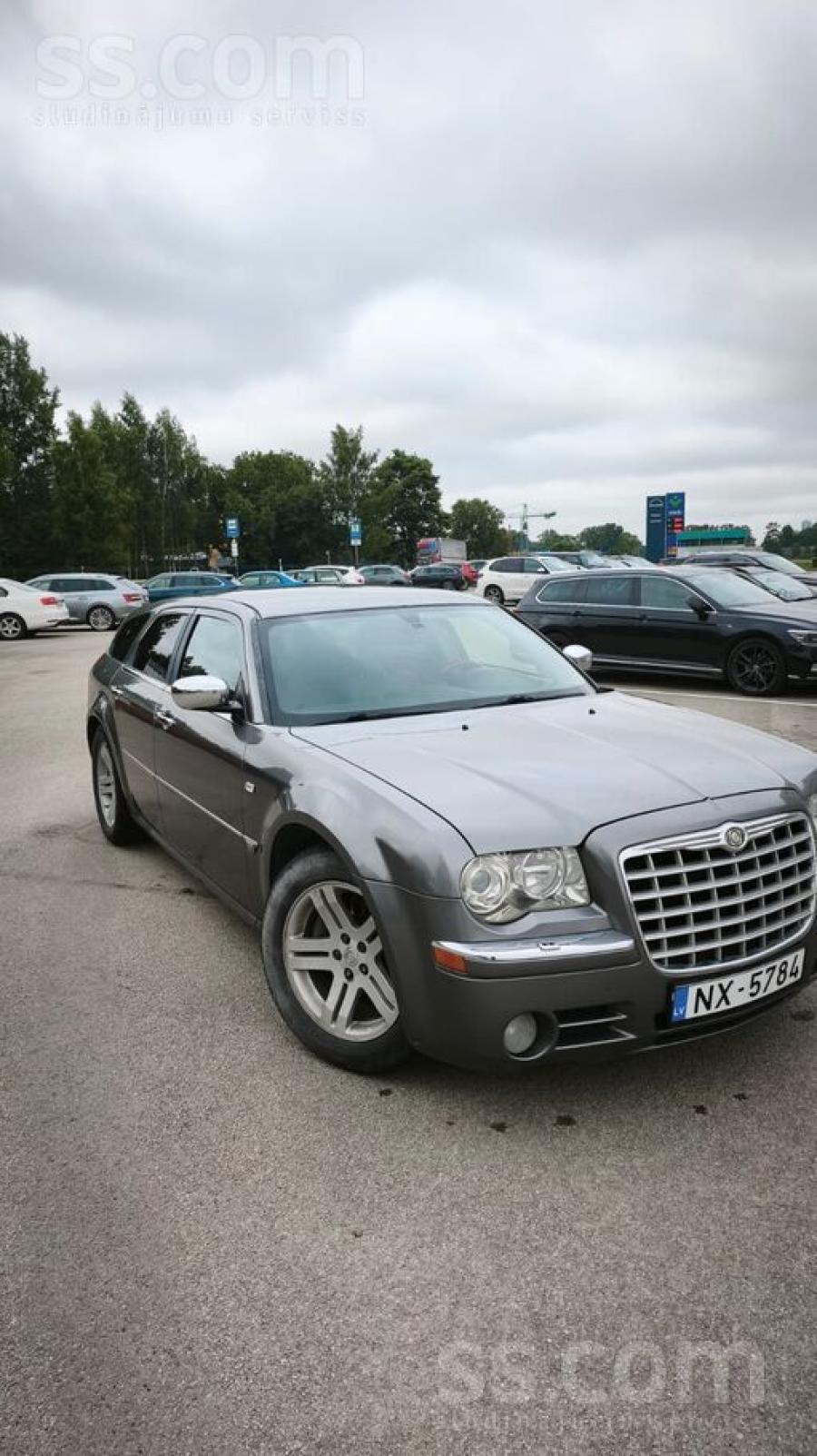 Серый Крайслер 300C 2006 в Рига, объемом двигателя 3.00 л и пробегом 301 тыс. км за 3000 €, фото 1 на AUTOMOTO.COM.LV