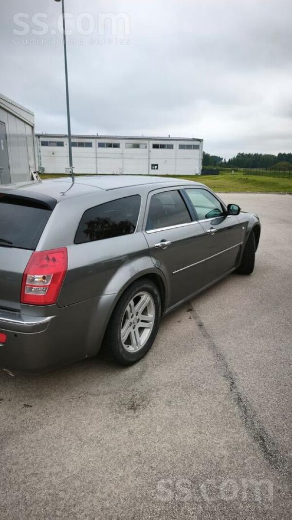 Pelēks Chrysler 300C 2006 Rīga, ar dzinēja tilpumu 3.00 L un nobraukumu 301 tūkst. km par 3000 €, foto 3 vietnē AUTOMOTO.COM.LV