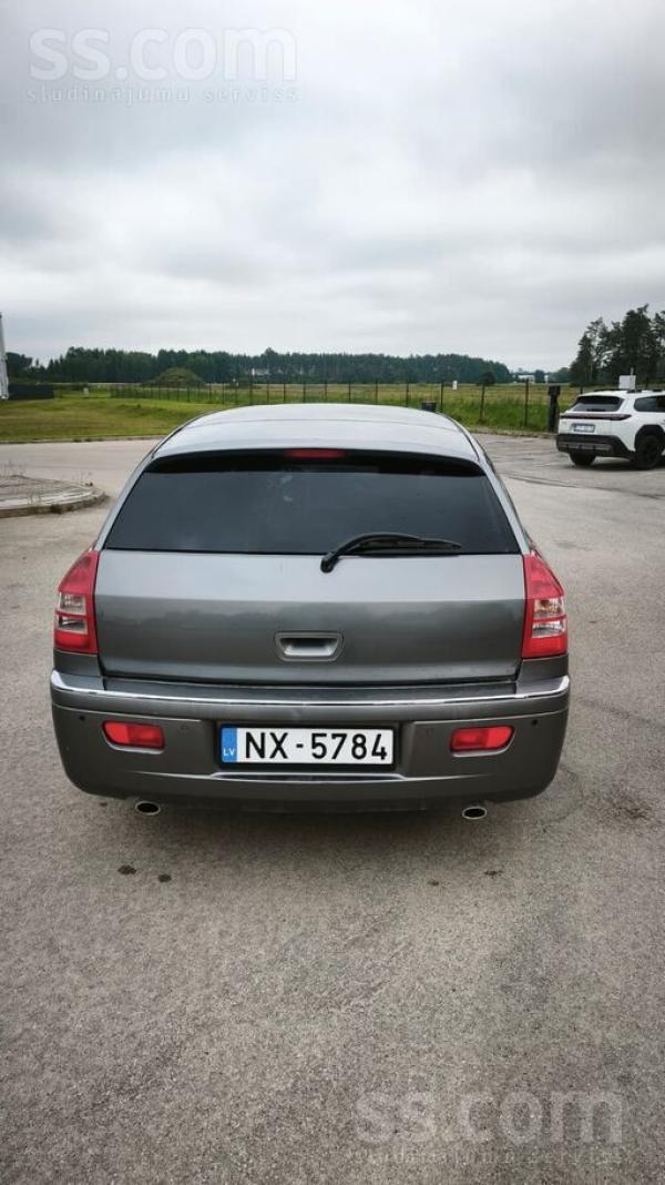 Pelēks Chrysler 300C 2006 Rīga, ar dzinēja tilpumu 3.00 L un nobraukumu 301 tūkst. km par 3000 €, foto 4 vietnē AUTOMOTO.COM.LV