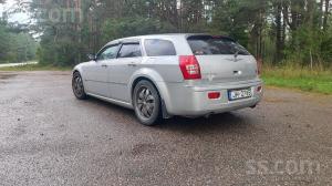 Pelēks Chrysler 300C 2006 Daugavpils, ar dzinēja tilpumu 5.70 L un nobraukumu 280 tūkst. km par 3300 €, foto 7 vietnē AUTOMOTO.COM.LV