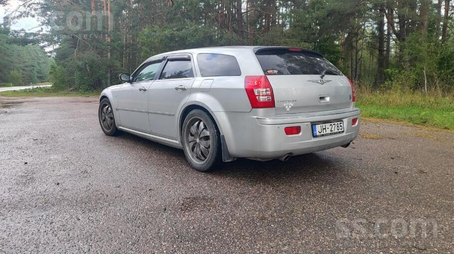 Pelēks Chrysler 300C 2006 Daugavpils, ar dzinēja tilpumu 5.70 L un nobraukumu 280 tūkst. km par 3300 €, foto 7 vietnē AUTOMOTO.COM.LV