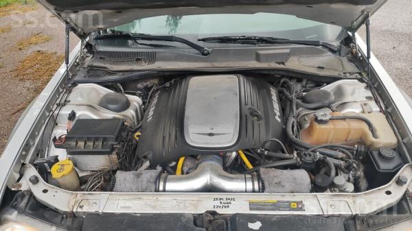 Grey Chrysler 300C 2006 in Daugavpils, with an engine capacity of 5.70 L and mileage of 280 thousand km for 3300 €, photo 7 on AUTOMOTO.COM.LV