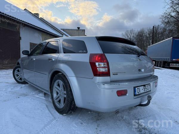 Pelēks Chrysler 300C 2007 Madona, ar dzinēja tilpumu 3.00 L un nobraukumu 290 tūkst. km par 3500 €, foto 4 vietnē AUTOMOTO.COM.LV