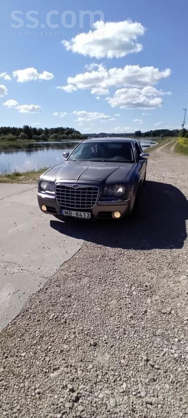 Pelēks Chrysler 300C 2007 Jēkabpils, ar dzinēja tilpumu 3.00 L un nobraukumu 309 tūkst. km par 2650 €, foto 1 vietnē AUTOMOTO.COM.LV