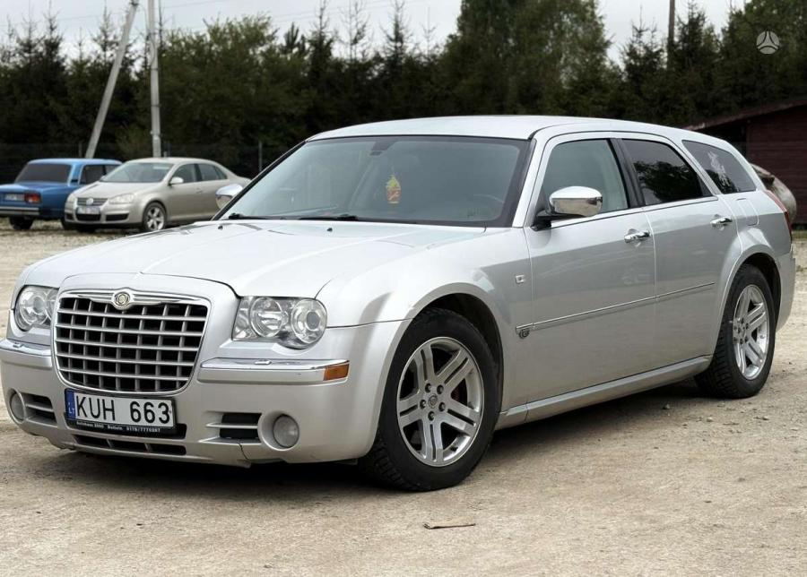 Grey Chrysler 300C 2007 in Klaipeda, with an engine capacity of 2.99 L and mileage of 311 thousand km for 2600 €, photo 1 on AUTOMOTO.COM.LV