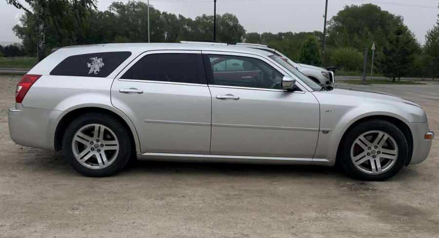 Grey Chrysler 300C 2007 in Klaipeda, with an engine capacity of 2.99 L and mileage of 311 thousand km for 2600 €, photo 5 on AUTOMOTO.COM.LV