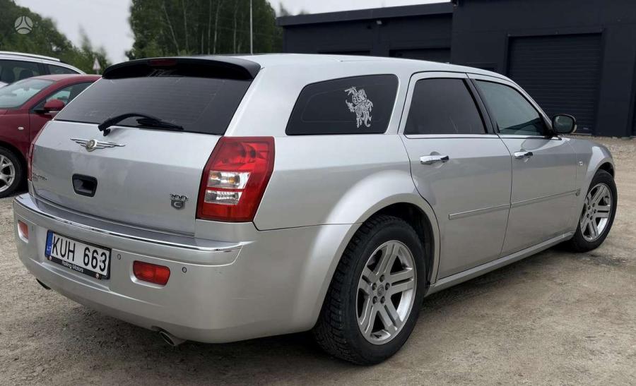 Grey Chrysler 300C 2007 in Klaipeda, with an engine capacity of 2.99 L and mileage of 311 thousand km for 2600 €, photo 6 on AUTOMOTO.COM.LV