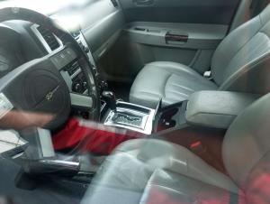 Серый Крайслер 300C 2007 в Вильнюс, объемом двигателя 2.70 л и пробегом 320 тыс. км за 1300 €, фото  на AUTOMOTO.COM.LV