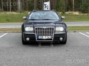 Pelēks Chrysler 300C 2007 Rīga, ar dzinēja tilpumu 3.00 L un nobraukumu 245 tūkst. km par 2900 €, foto 3 vietnē AUTOMOTO.COM.LV