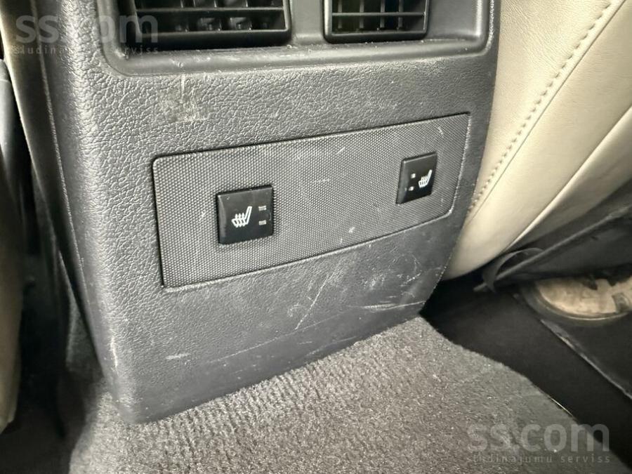 Pelēks Chrysler 300C 2007 Rīga, ar dzinēja tilpumu 3.00 L un nobraukumu 245 tūkst. km par 2900 €, foto 13 vietnē AUTOMOTO.COM.LV