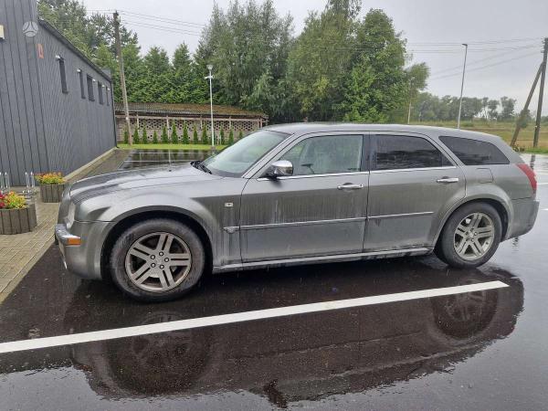 Grey Chrysler 300C 2007 in Klaipeda, with an engine capacity of 0.30 L and mileage of 334 thousand km for 2000 €, photo 3 on AUTOMOTO.COM.LV