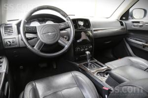 Pelēks Chrysler 300C 2010 Rīga, ar dzinēja tilpumu 3.00 L un nobraukumu 379 tūkst. km par 5495 €, foto 8 vietnē AUTOMOTO.COM.LV
