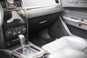 Pelēks Chrysler 300C 2010 Rīga, ar dzinēja tilpumu 3.00 L un nobraukumu 379 tūkst. km par 5495 €, foto 9 vietnē AUTOMOTO.COM.LV