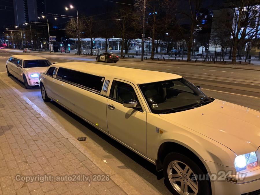 Chrysler 300C 2007 Tallina, ar dzinēja tilpumu 3.50 L un nobraukumu 97 tūkst. km par 20000 €, foto 7 vietnē AUTOMOTO.COM.LV