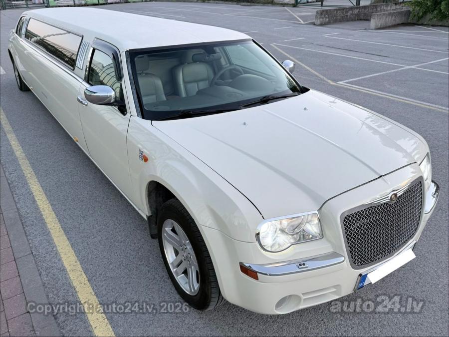 Chrysler 300C 2007 Tallina, ar dzinēja tilpumu 3.50 L un nobraukumu 97 tūkst. km par 20000 €, foto 8 vietnē AUTOMOTO.COM.LV