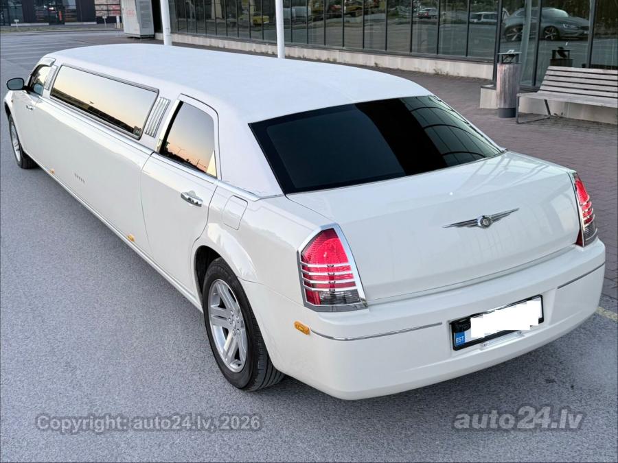 Chrysler 300C 2007 Tallina, ar dzinēja tilpumu 3.50 L un nobraukumu 97 tūkst. km par 20000 €, foto 9 vietnē AUTOMOTO.COM.LV