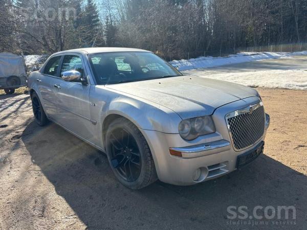 Chrysler 300C 2004 Madona, ar dzinēja tilpumu 5.70 L un nobraukumu 153 tūkst. km par 3400 €, foto 1 vietnē AUTOMOTO.COM.LV