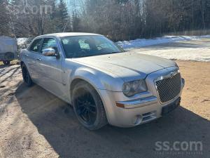 Chrysler 300C 2004 in Madona, with an engine capacity of 5.70 L and mileage of 153 thousand km for 3400 €, photo  on AUTOMOTO.COM.LV