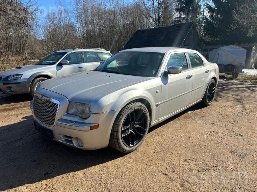 Chrysler 300C 2004 Madona, ar dzinēja tilpumu 5.70 L un nobraukumu 153 tūkst. km par 3400 €, foto 3 vietnē AUTOMOTO.COM.LV