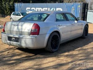 Chrysler 300C 2004 Madona, ar dzinēja tilpumu 5.70 L un nobraukumu 153 tūkst. km par 3400 €, foto 5 vietnē AUTOMOTO.COM.LV