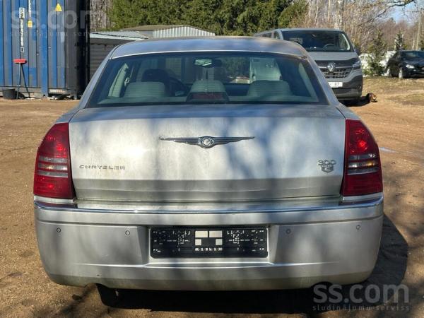 Chrysler 300C 2004 Madona, ar dzinēja tilpumu 5.70 L un nobraukumu 153 tūkst. km par 3400 €, foto 5 vietnē AUTOMOTO.COM.LV
