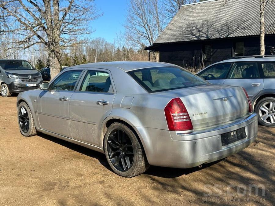 Chrysler 300C 2004 Madona, ar dzinēja tilpumu 5.70 L un nobraukumu 153 tūkst. km par 3400 €, foto 7 vietnē AUTOMOTO.COM.LV