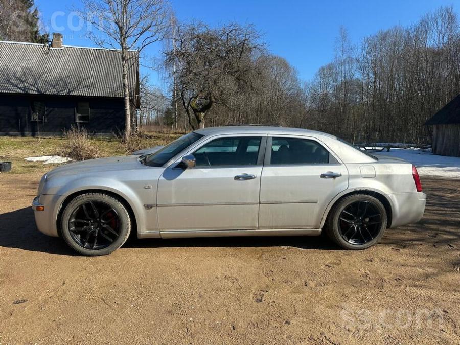 Chrysler 300C 2004 Madona, ar dzinēja tilpumu 5.70 L un nobraukumu 153 tūkst. km par 3400 €, foto 8 vietnē AUTOMOTO.COM.LV