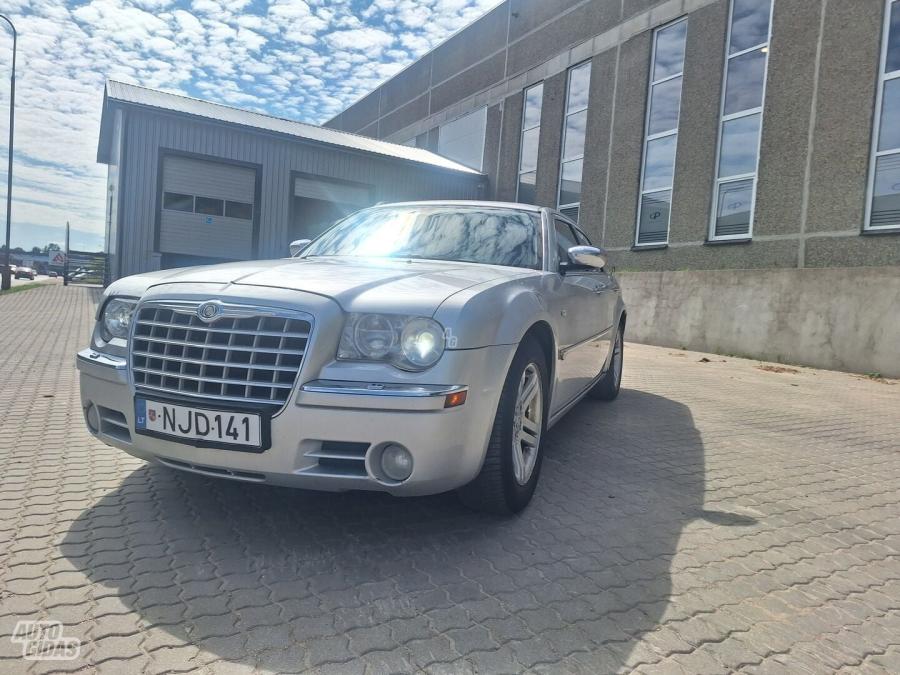 Chrysler 300C 2004 Telšiai, ar dzinēja tilpumu 3.50 L un nobraukumu 254 tūkst. km par 1500 €, foto 4 vietnē AUTOMOTO.COM.LV