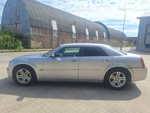Chrysler 300C 2004 Telšiai, ar dzinēja tilpumu 3.50 L un nobraukumu 254 tūkst. km par 1500 €, foto 6 vietnē AUTOMOTO.COM.LV