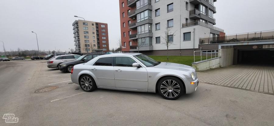 Chrysler 300C 2005 in Klaipeda, with an engine capacity of 3.50 L and mileage of 203 thousand km for 3100 €, photo 2 on AUTOMOTO.COM.LV