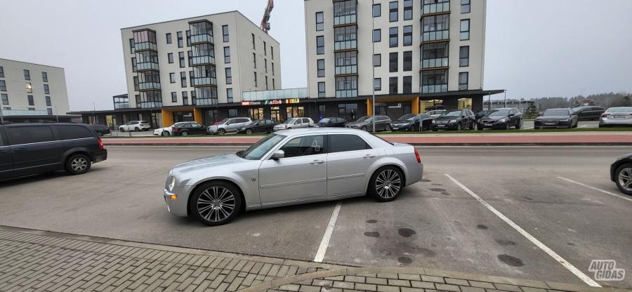 Chrysler 300C 2005 in Klaipeda, with an engine capacity of 3.50 L and mileage of 203 thousand km for 3100 €, photo 4 on AUTOMOTO.COM.LV