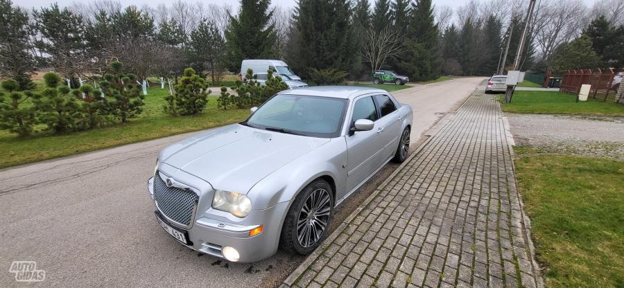 Chrysler 300C 2005 in Klaipeda, with an engine capacity of 3.50 L and mileage of 203 thousand km for 3100 €, photo 6 on AUTOMOTO.COM.LV