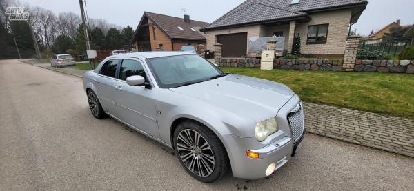 Chrysler 300C 2005 in Klaipeda, with an engine capacity of 3.50 L and mileage of 203 thousand km for 3100 €, photo 9 on AUTOMOTO.COM.LV