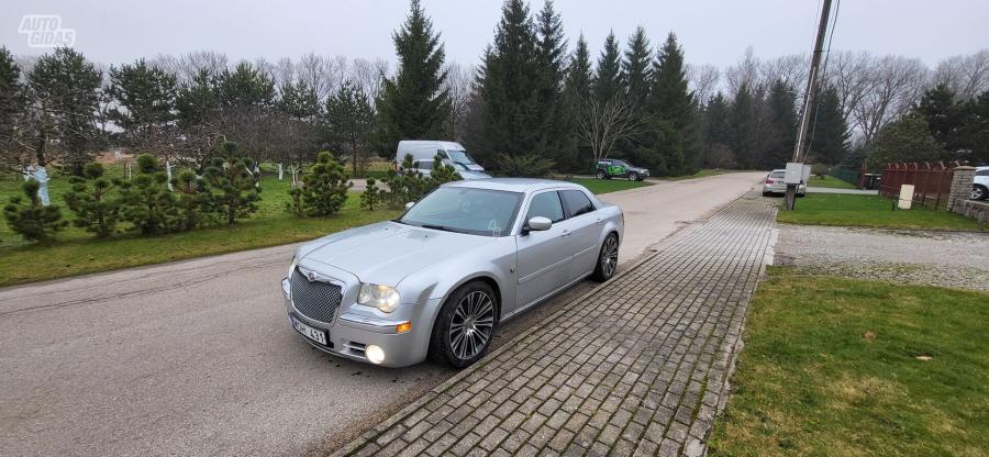 Chrysler 300C 2005 in Klaipeda, with an engine capacity of 3.50 L and mileage of 203 thousand km for 3100 €, photo 14 on AUTOMOTO.COM.LV