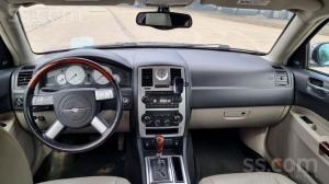 Chrysler 300C 2005 Rīga, ar dzinēja tilpumu 3.50 L un nobraukumu 187 tūkst. km par 3250 €, foto 8 vietnē AUTOMOTO.COM.LV