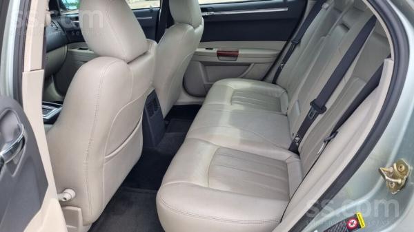 Крайслер 300C 2005 в Рига, объемом двигателя 3.50 л и пробегом 187 тыс. км за 3250 €, фото 10 на AUTOMOTO.COM.LV