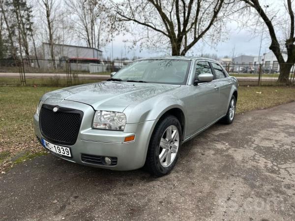Chrysler 300C 2006 in Riga, with an engine capacity of 3.50 L and mileage of 260 thousand km for 1975 €, photo 2 on AUTOMOTO.COM.LV