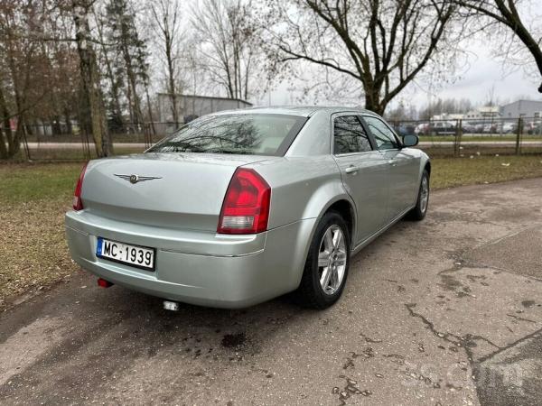 Chrysler 300C 2006 in Riga, with an engine capacity of 3.50 L and mileage of 260 thousand km for 1975 €, photo 7 on AUTOMOTO.COM.LV