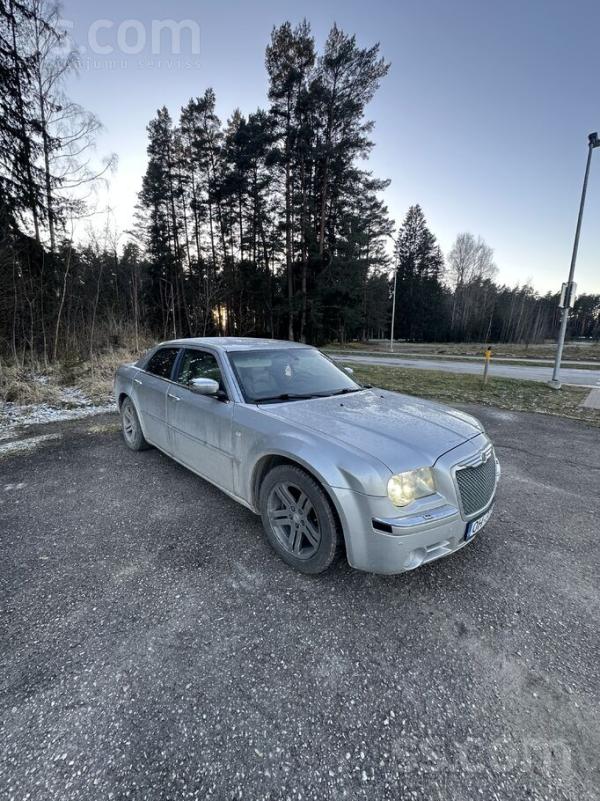 Chrysler 300C 2006 Saldus, ar dzinēja tilpumu 3.00 L un nobraukumu 317 tūkst. km par 3400 €, foto 2 vietnē AUTOMOTO.COM.LV