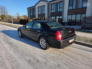 Chrysler 300C 2007 in Vilnius, with an engine capacity of 5.70 L and mileage of 147 thousand km for 5700 €, photo 5 on AUTOMOTO.COM.LV