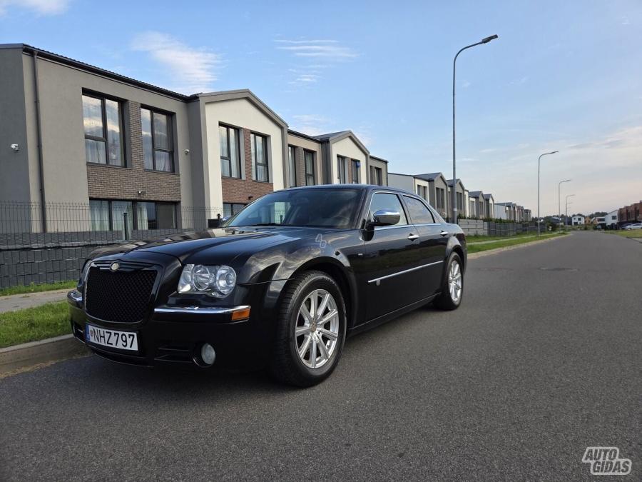 Крайслер 300C 2007 в Вильнюс, объемом двигателя 5.70 л и пробегом 158 тыс. км за 6200 €, фото 1 на AUTOMOTO.COM.LV