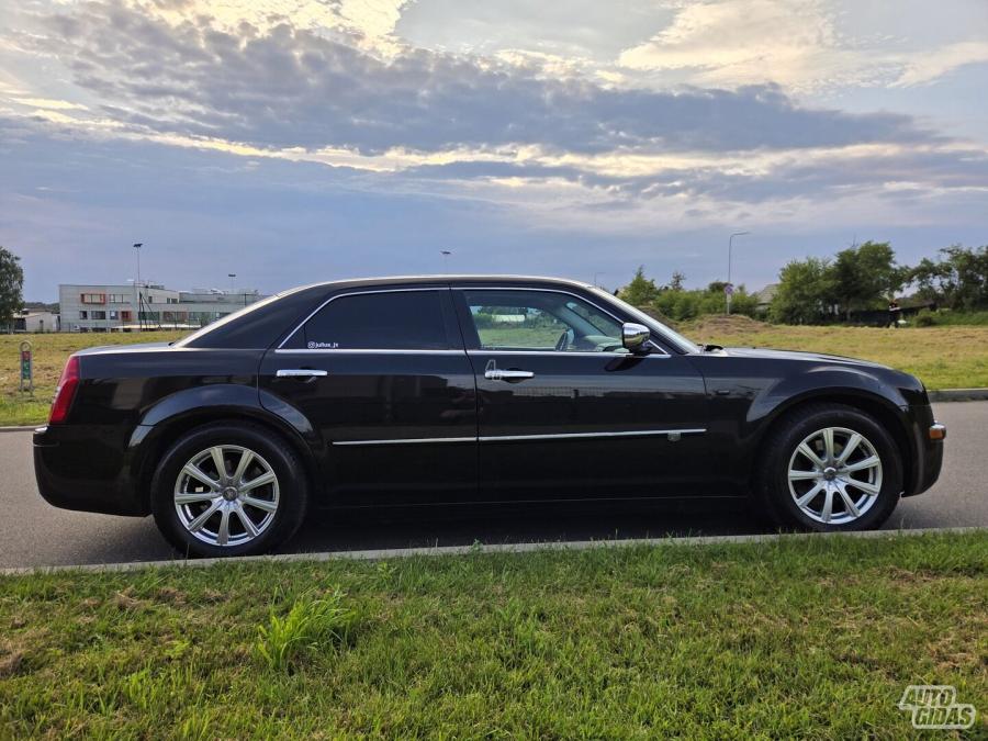 Крайслер 300C 2007 в Вильнюс, объемом двигателя 5.70 л и пробегом 158 тыс. км за 6200 €, фото 5 на AUTOMOTO.COM.LV