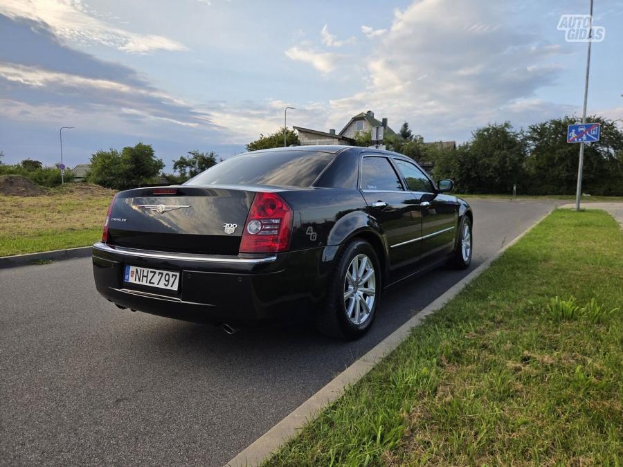 Крайслер 300C 2007 в Вильнюс, объемом двигателя 5.70 л и пробегом 158 тыс. км за 6200 €, фото 6 на AUTOMOTO.COM.LV