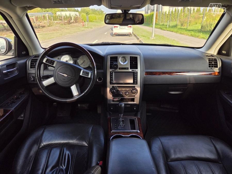 Крайслер 300C 2007 в Вильнюс, объемом двигателя 5.70 л и пробегом 158 тыс. км за 6200 €, фото 12 на AUTOMOTO.COM.LV