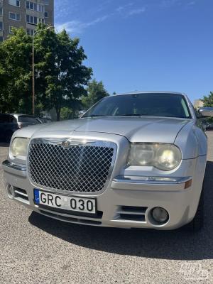 Крайслер 300C 2009 в Вильнюс, объемом двигателя 3.00 л и пробегом 302 тыс. км за 1750 €, фото  на AUTOMOTO.COM.LV